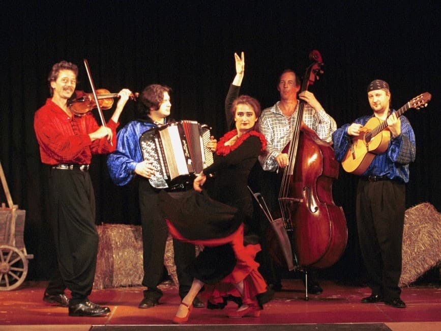 Internationale Folkloregruppen buchen | Künstleragentur Herath